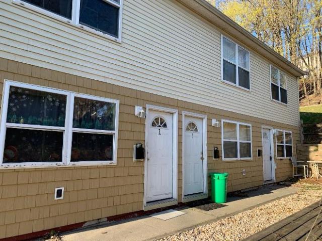 2 Br, 1 bath, Townhouse/Brownstone/RowHouse 1014 Constitution Dr