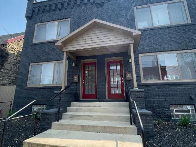 2 Br, 1 bath, Townhouse/Brownstone/RowHouse 115 E 9th Ave