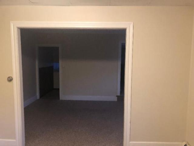 2 Br, 1 bath, Townhouse/Brownstone/RowHouse 119 Ridge Av