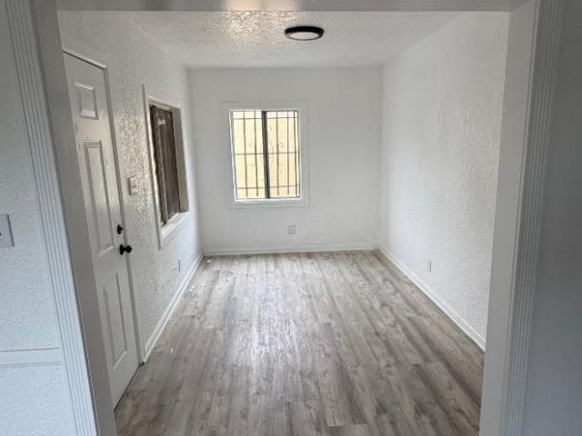 2 Br, 1 bath, Townhouse/Brownstone/RowHouse 11100 Normandie Ave