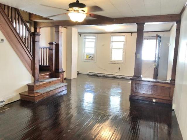 2 Br, 1 bath, Townhouse/Brownstone/RowHouse 1111 Vine Street