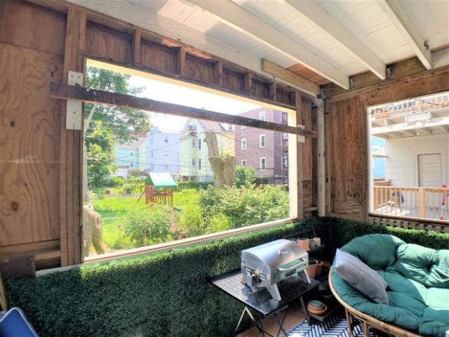 2 Br, 1 bath, Townhouse/Brownstone/RowHouse 11 Spalding Street 2