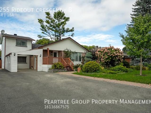 2 Br, 1 bath, Townhouse/Brownstone/RowHouse 1255 Rideout Crescent