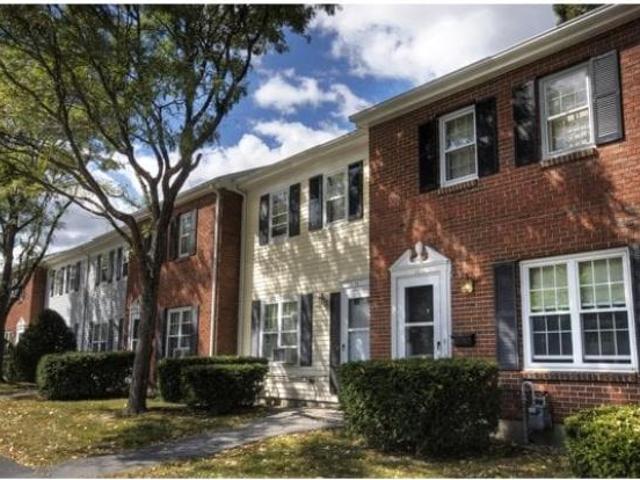 2 Br, 1 bath, Townhouse/Brownstone/RowHouse 1350 Forest Avenue