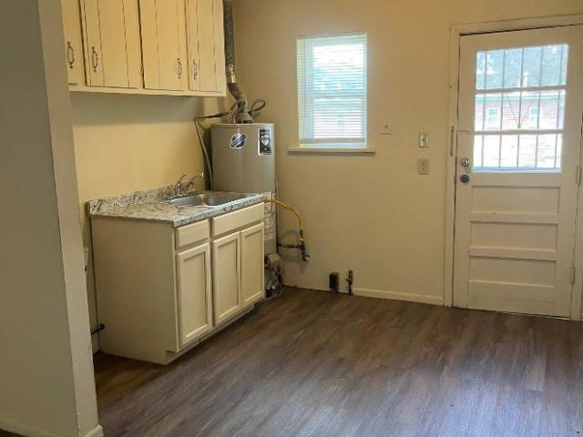 2 Br, 1 bath, Townhouse/Brownstone/RowHouse 1364 Gormans Lane