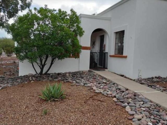 2 Br, 1 bath, Townhouse/Brownstone/RowHouse 138 S La Canada Dr