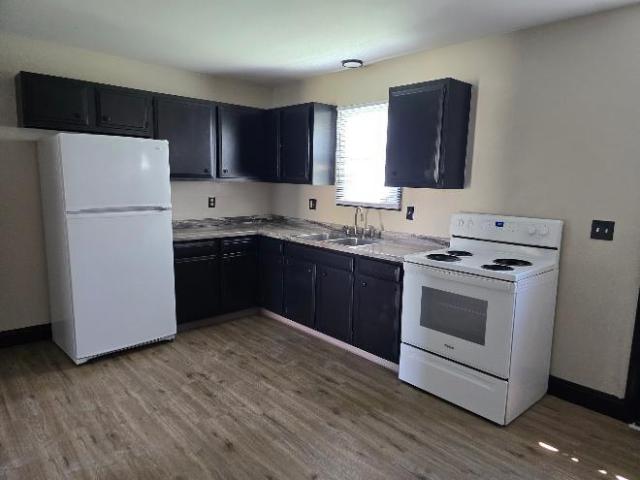 2 Br, 1 bath, Townhouse/Brownstone/RowHouse 1403E 38th St