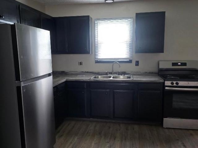 2 Br, 1 bath, Townhouse/Brownstone/RowHouse 1413 E 38th