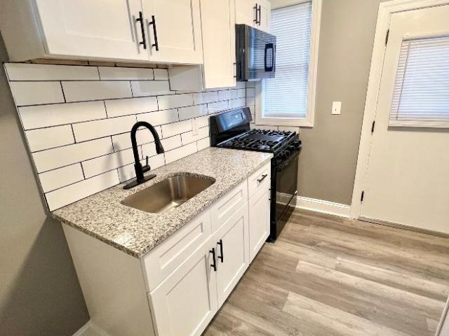2 Br, 1 bath, Townhouse/Brownstone/RowHouse 155 N Robinson St