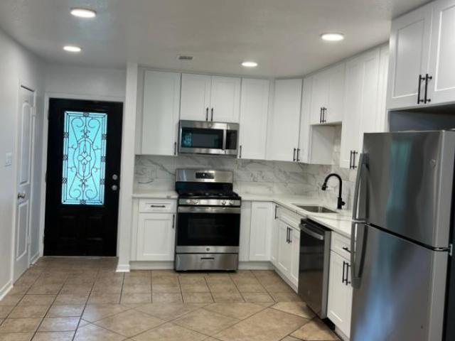 2 Br, 1 bath, Townhouse/Brownstone/RowHouse 1508 Valleyridge Dr