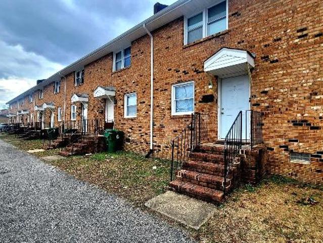 2 Br, 1 bath, Townhouse/Brownstone/RowHouse 1516 W Clara St