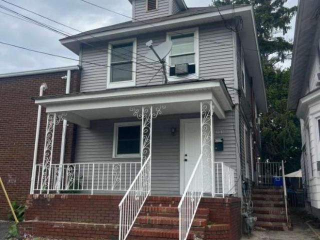 2 Br, 1 bath, Townhouse/Brownstone/RowHouse 1531 Sewall Ave
