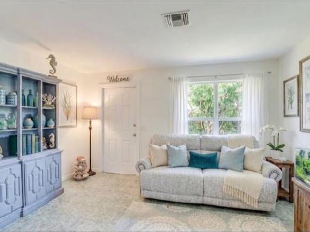 2 Br, 1 bath, Townhouse/Brownstone/RowHouse 1675 Highland Ave