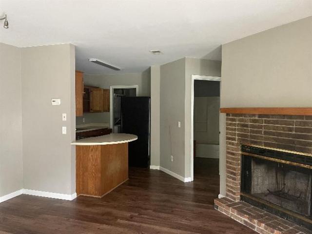 2 Br, 1 bath, Townhouse/Brownstone/RowHouse 160 E Willow Creek Blvd