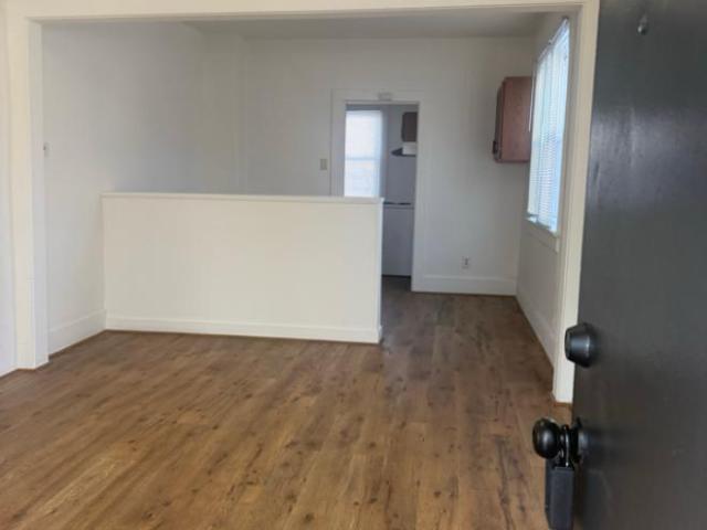 2 Br, 1 bath, Townhouse/Brownstone/RowHouse 1631 Sherman Blvd