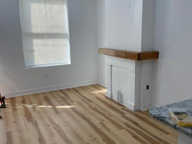 2 Br, 1 bath, Townhouse/Brownstone/RowHouse 1731 North Dover