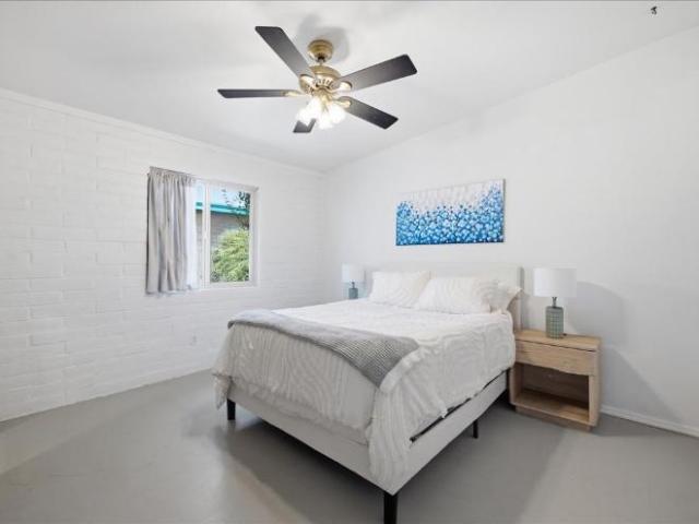 2 Br, 1 bath, Townhouse/Brownstone/RowHouse 1808 E Miles Street