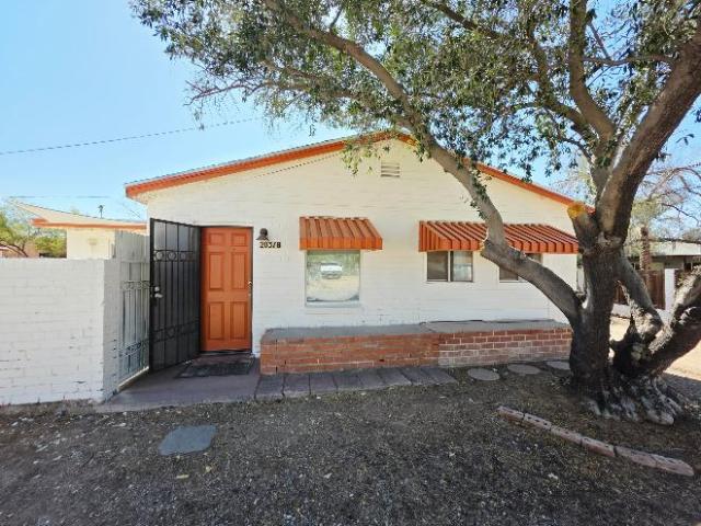 2 Br, 1 bath, Townhouse/Brownstone/RowHouse 2031 E Silver St