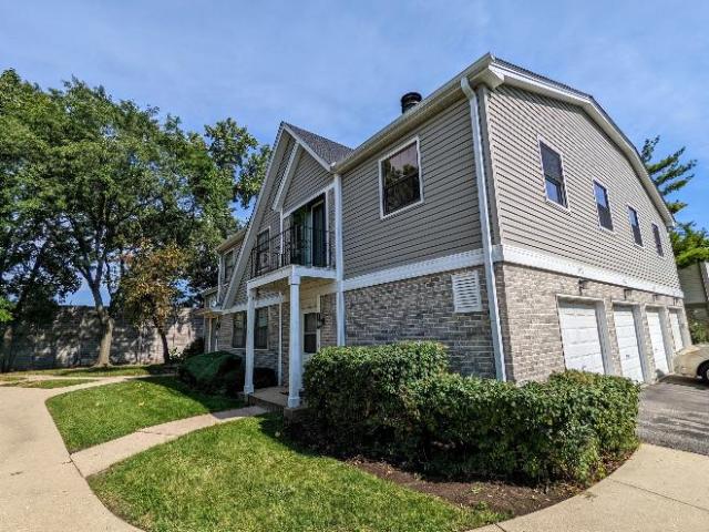 2 Br, 1 bath, Townhouse/Brownstone/RowHouse 2133 North Ginger Creek Drive
