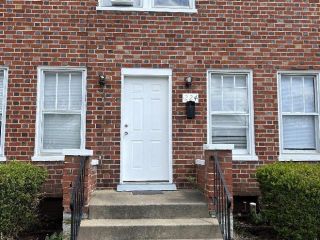2 Br, 1 bath, Townhouse/Brownstone/RowHouse 224 East St