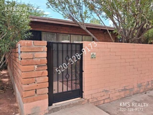 2 Br, 1 bath, Townhouse/Brownstone/RowHouse 2431 E 2nd Street