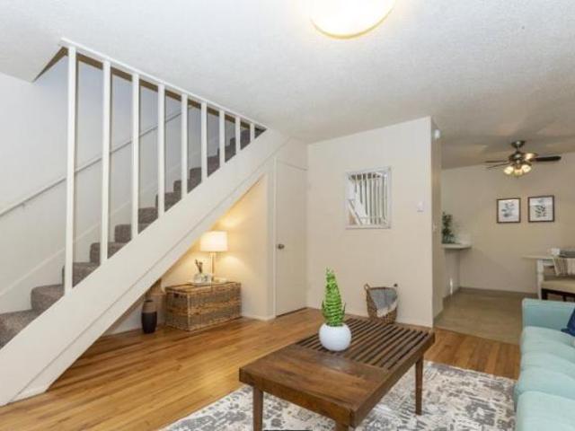 2 Br, 1 bath, Townhouse/Brownstone/RowHouse 2522 Se 29th Ave