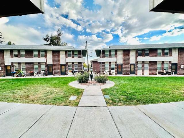 2 Br, 1 bath, Townhouse/Brownstone/RowHouse 2655 Depew Street