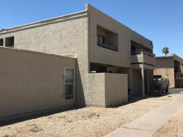 2 Br, 1 bath, Townhouse/Brownstone/RowHouse 2674 N 43rd Avenue