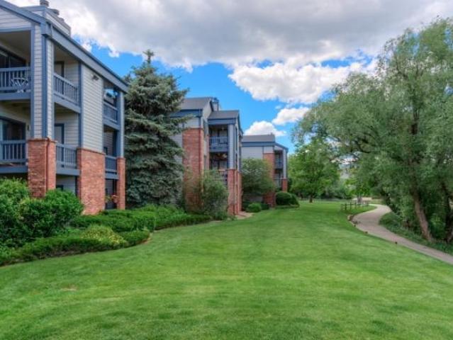 2 Br, 1 bath, Townhouse/Brownstone/RowHouse 2727 Folsom Ave 1