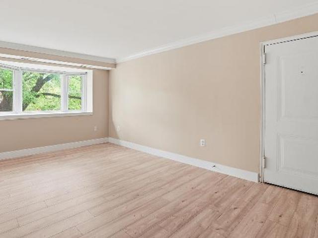 2 Br, 1 bath, Townhouse/Brownstone/RowHouse 2841 Gainesville Street Southeast
