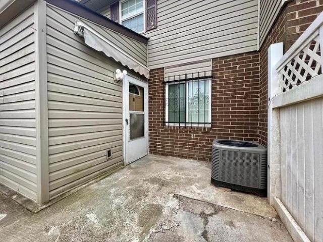 2 Br, 1 bath, Townhouse/Brownstone/RowHouse 2927 Bridgewalk St