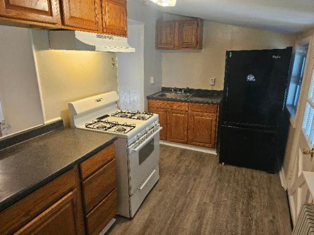 2 Br, 1 bath, Townhouse/Brownstone/RowHouse 305 Buttonwood St
