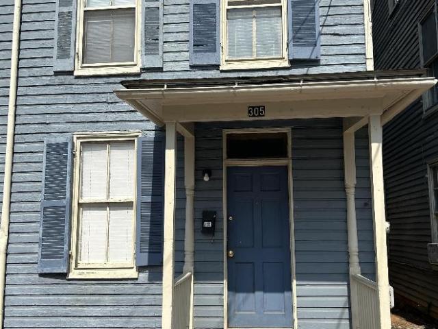 2 Br, 1 bath, Townhouse/Brownstone/RowHouse 305 S Kent St
