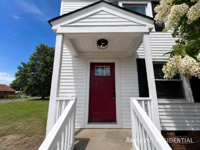 2 Br, 1 bath, Townhouse/Brownstone/RowHouse 306 Watauga Ave