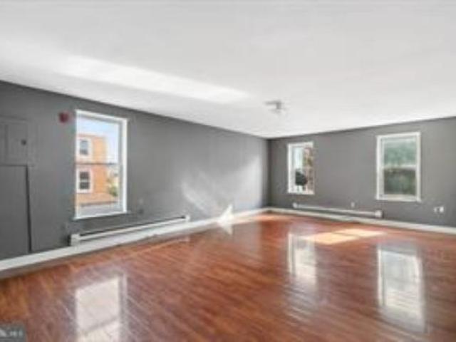 2 Br, 1 bath, Townhouse/Brownstone/RowHouse 301 W York St
