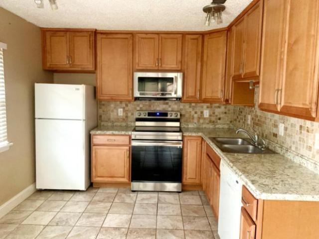 2 Br, 1 bath, Townhouse/Brownstone/RowHouse 3300 Madison Ave