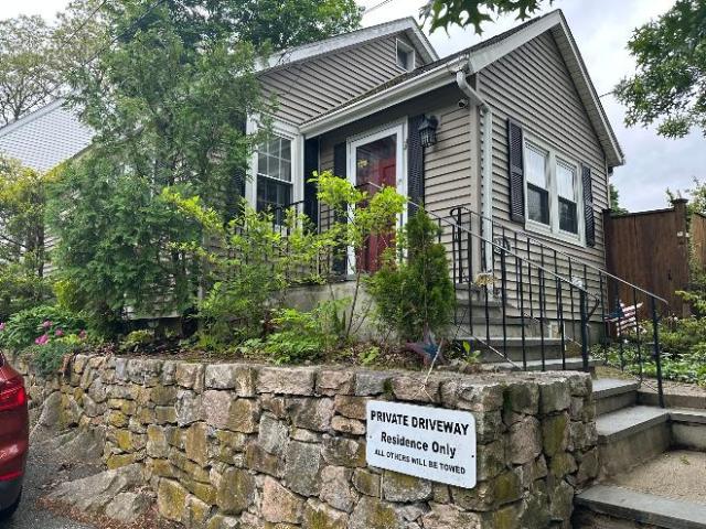 2 Br, 1 bath, Townhouse/Brownstone/RowHouse 358 Union St