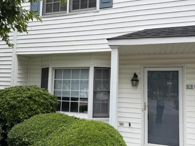2 Br, 1 bath, Townhouse/Brownstone/RowHouse 3811 Sterling Pointe Dr