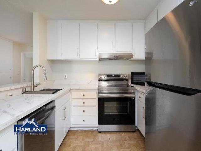 2 Br, 1 bath, Townhouse/Brownstone/RowHouse 4064 Huerfano Avenue
