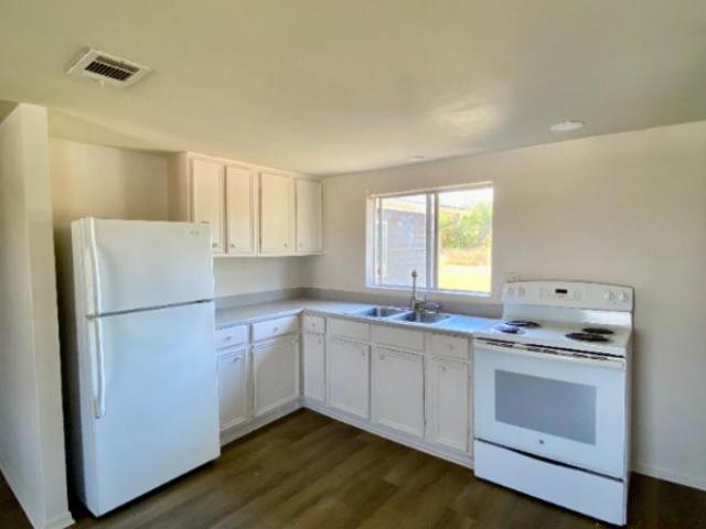 2 Br, 1 bath, Townhouse/Brownstone/RowHouse 415 Jasmine Lane
