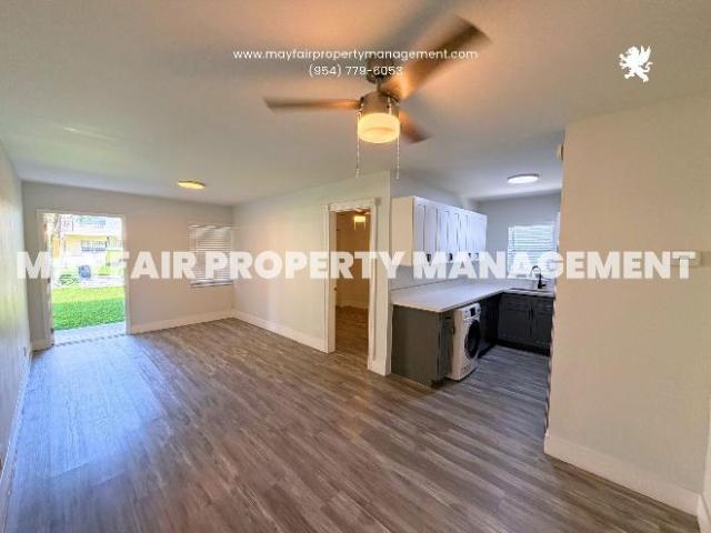2 Br, 1 bath, Townhouse/Brownstone/RowHouse 4160 Northwest 21st Street