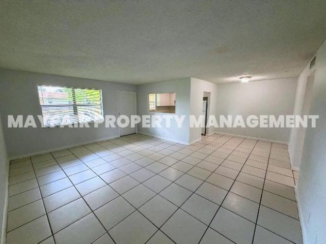 2 Br, 1 bath, Townhouse/Brownstone/RowHouse 4160 NW 21st Street