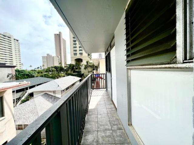 2 Br, 1 bath, Townhouse/Brownstone/RowHouse 417 Namahana St