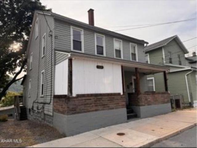 2 Br, 1 bath, Townhouse/Brownstone/RowHouse 412 Oak St