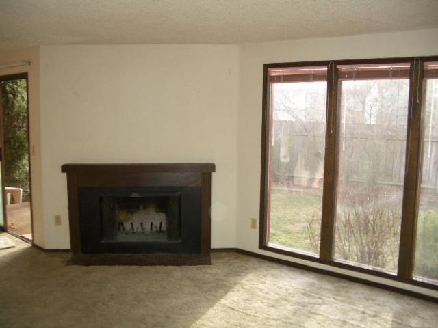 2 Br, 1 bath, Townhouse/Brownstone/RowHouse 4530 S Donald Court