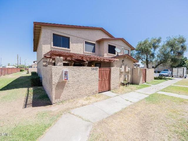 2 Br, 1 bath, Townhouse/Brownstone/RowHouse 5040 N 40th Avenue