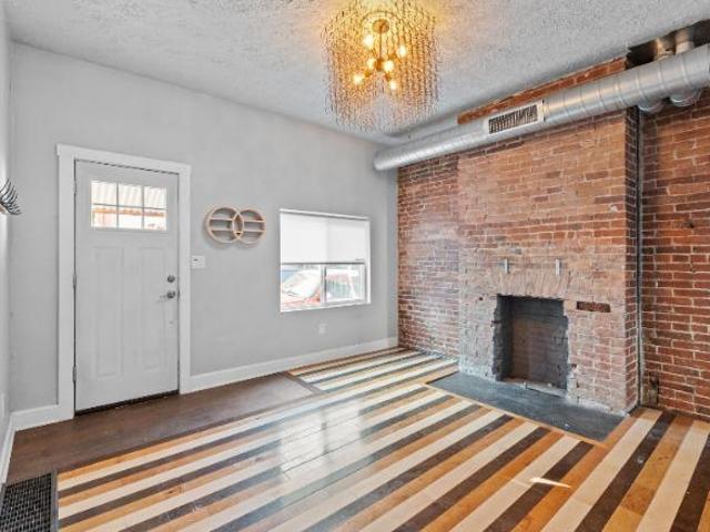 2 Br, 1 bath, Townhouse/Brownstone/RowHouse 5201 1/2 Duncan St