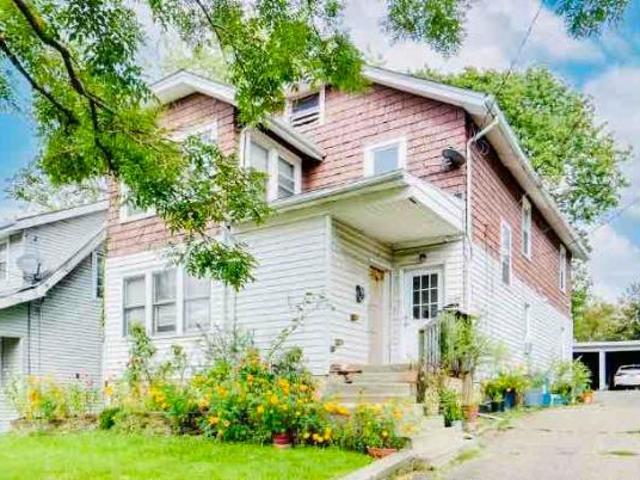 2 Br, 1 bath, Townhouse/Brownstone/RowHouse 649 Patterson Ave