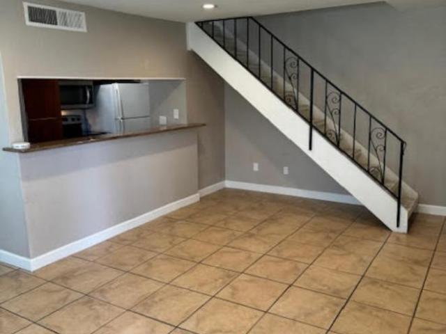 2 Br, 1 bath, Townhouse/Brownstone/RowHouse 6632 E Calle La Paz