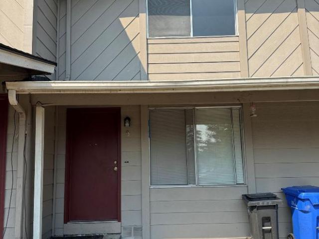 2 Br, 1 bath, Townhouse/Brownstone/RowHouse 675 SW Harrier Circle